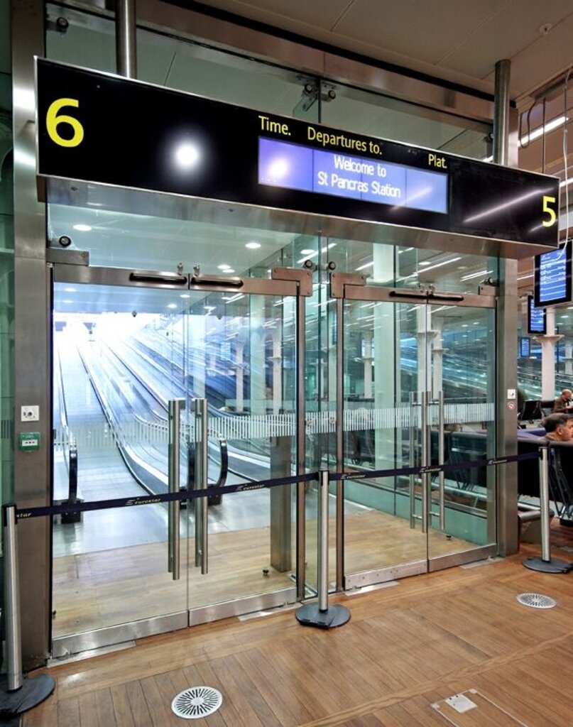 record RC SWING – safety sensor for swing doors